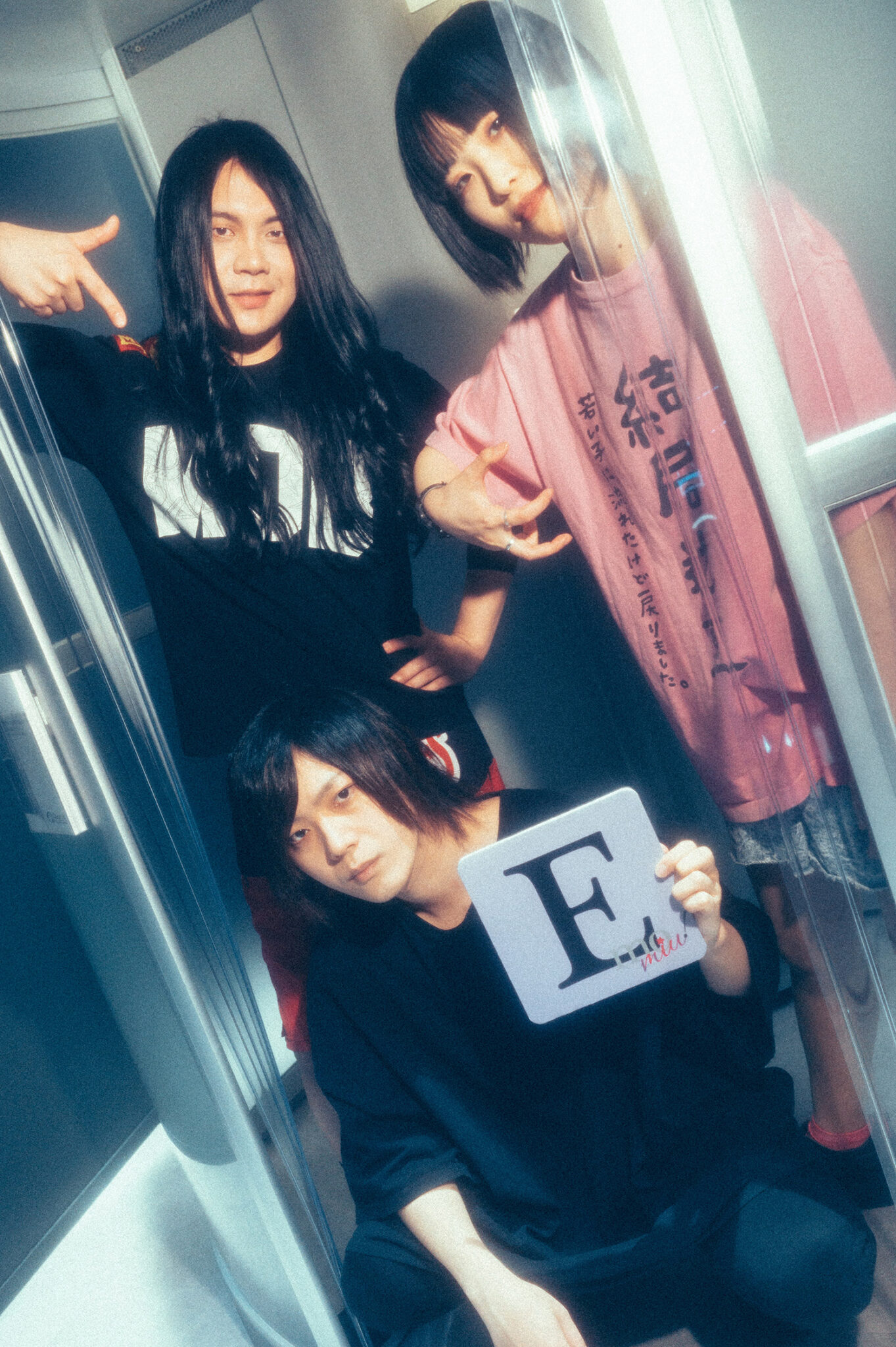 いかに聴き手にラブソングっぽく聴き間違えさせられるか。―ヤバイTシャツ屋さん「Bluetooth Love」インタビュー＜Huluオリジナル「マイルノビッチ」＞ | Emo!miu｜エモミュー