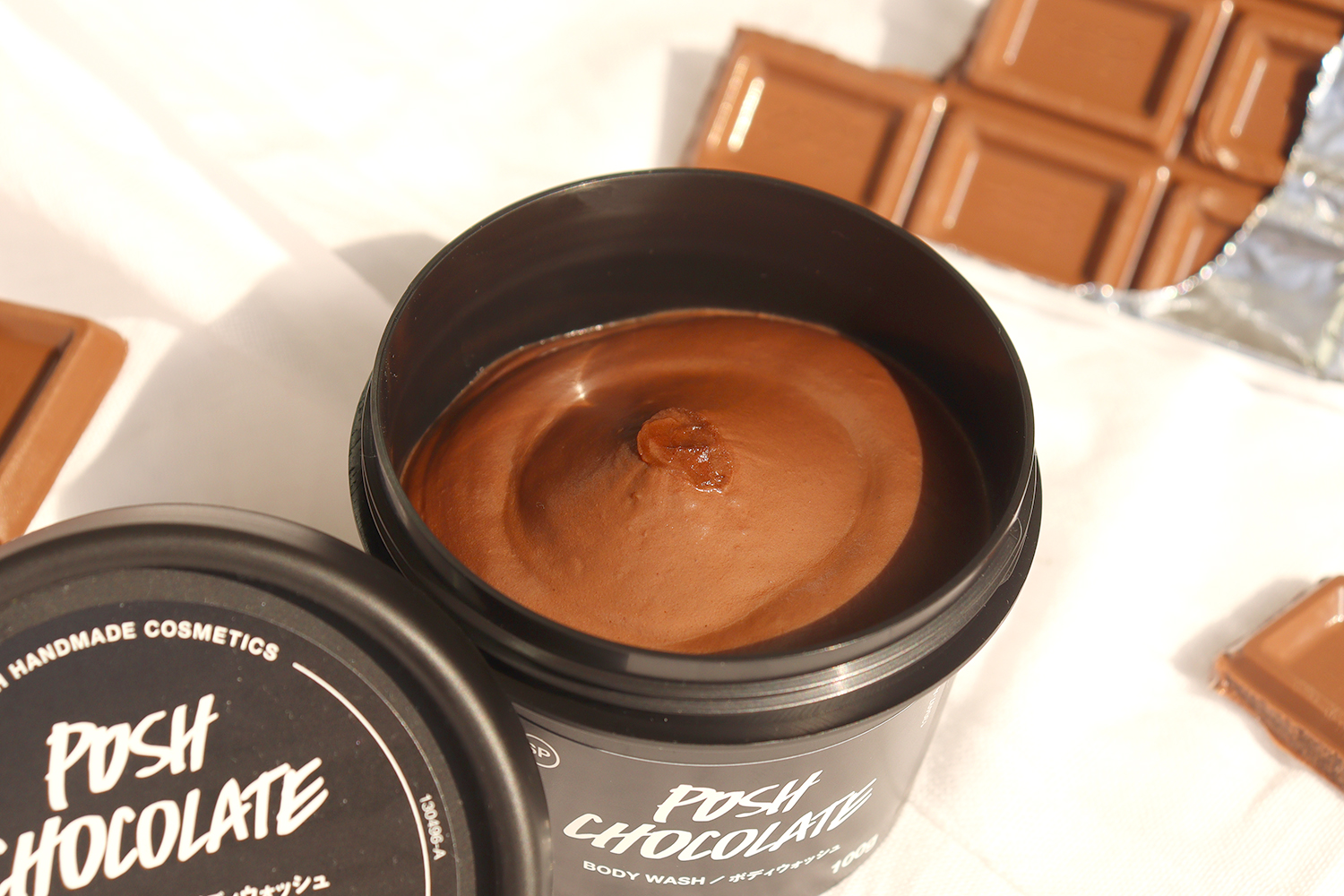 LUSH(ラッシュ)まるでチョコレート!? なボディウォッシュ「ポッシュチョコレート」でお肌と心を癒やす夢見心地なバスタイムを♡ | Emo ...
