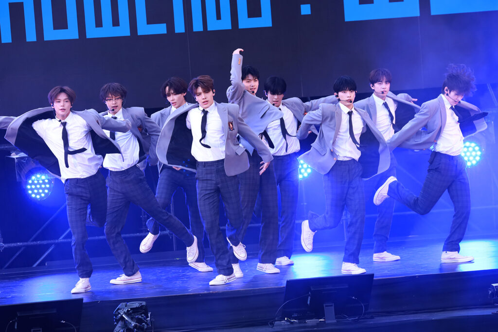 「HYBEの先輩たちのように、僕たちも音楽で全世界をつなぐことができるアーティストになりたい」&TEAM(エンティーム)2ndEP発売ショーケース「&TEAM 2nd EP SHOWCASE ...