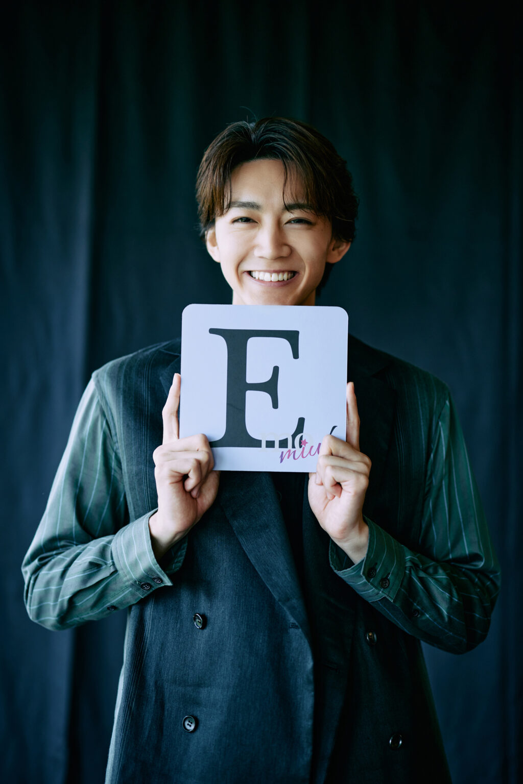 【長妻怜央(7ORDER)インタビュー】長妻ワールド炸裂!!理想の出会いは“101匹わんちゃん”のあのシーン!?＜ドラマ「その結婚、正気ですか？」＞ | Emo!miu｜エモミュー