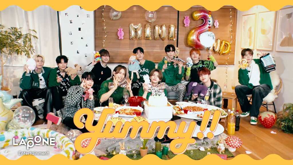 INI“MINI”2周年記念「Yummy!!」スペシャルムービー公開！映像最後にはサプライズ演出も | Emo!miu｜エモミュー