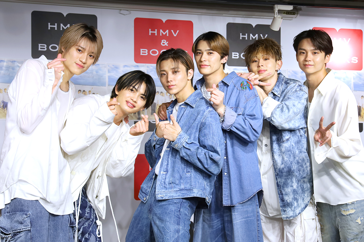 TETTA「みなさんブラジルの高速道路って乗ったことありますか？」写真集「ONE N’ ONLY(ワンエンオンリー) 1st PHOTO ...