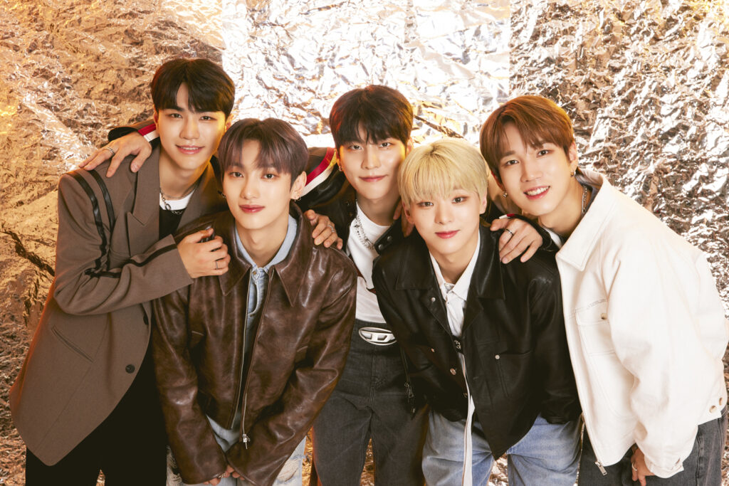 今注目の5人組 K-POPボーイズグループ「VANNER（ベナー）」インタビュー！韓国のサバイバル番組「PEAK TIME」優勝で話題のVANNERが心揺さぶられる瞬間とは。 | Emo ...