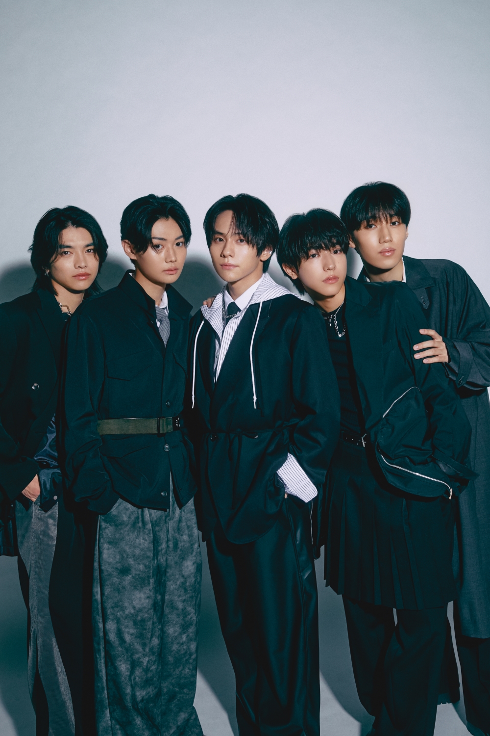 WILD BLUE(ワイルドブルー)の魅力を深掘りしたインタビューページも詰め込まれた彼らの名刺代わりとなるオフィシャルブック刊行 | Emo ...