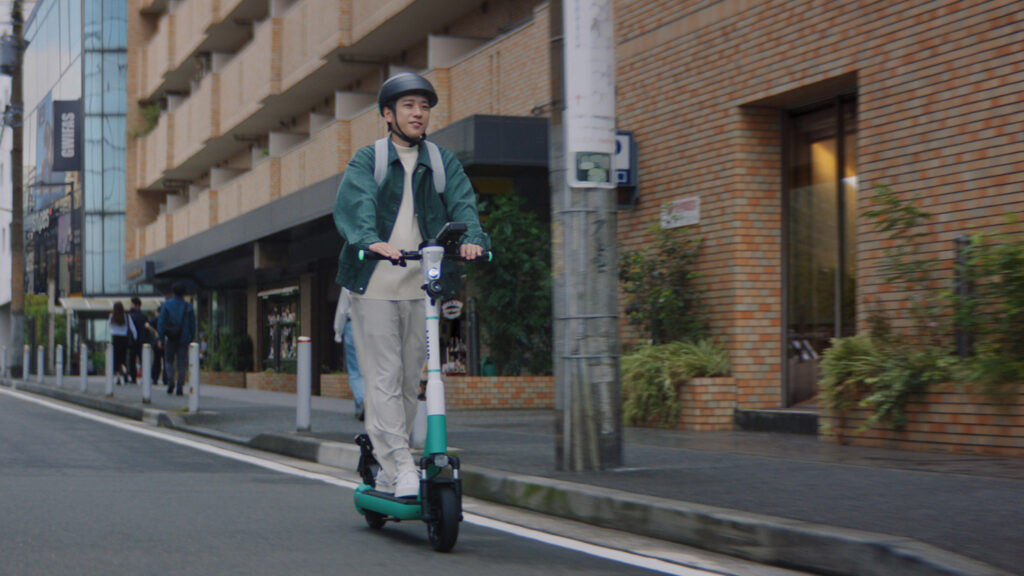 二宮和也、LUUP(ループ)のCMキャラクターに起用！新TV-CM『登場』『乗ってる』篇、全国で放送スタート♪ 撮影現場レポ＆インタビュー掲載 | Emo!miu｜エモミュー