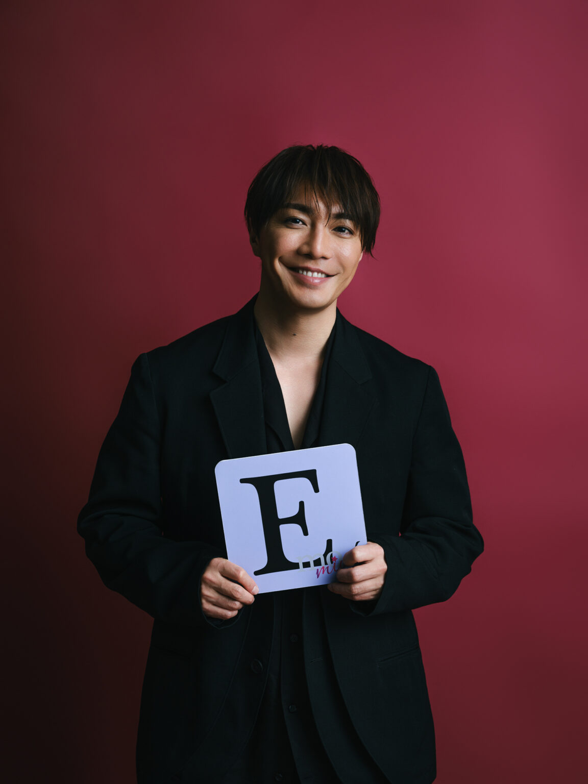 【成宮寛貴インタビュー】「もう一度、俳優に夢中になっています」8年ぶりのドラマで思うこと＜ABEMAオリジナルドラマ『死ぬほど愛して』＞ | Emo!miu｜エモミュー