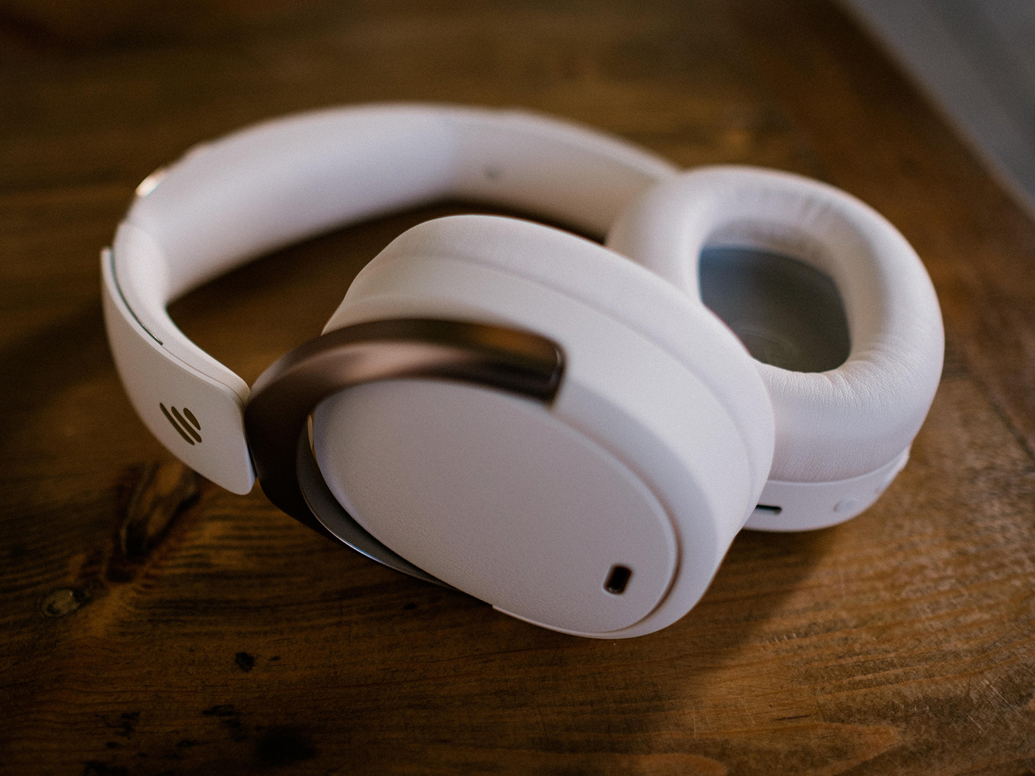 ＜Present！＞進化したノイズキャンセリングと極上サウンドを両立するワイヤレスヘッドホン『WH950NB Gen 2』誕生 | Emo ...